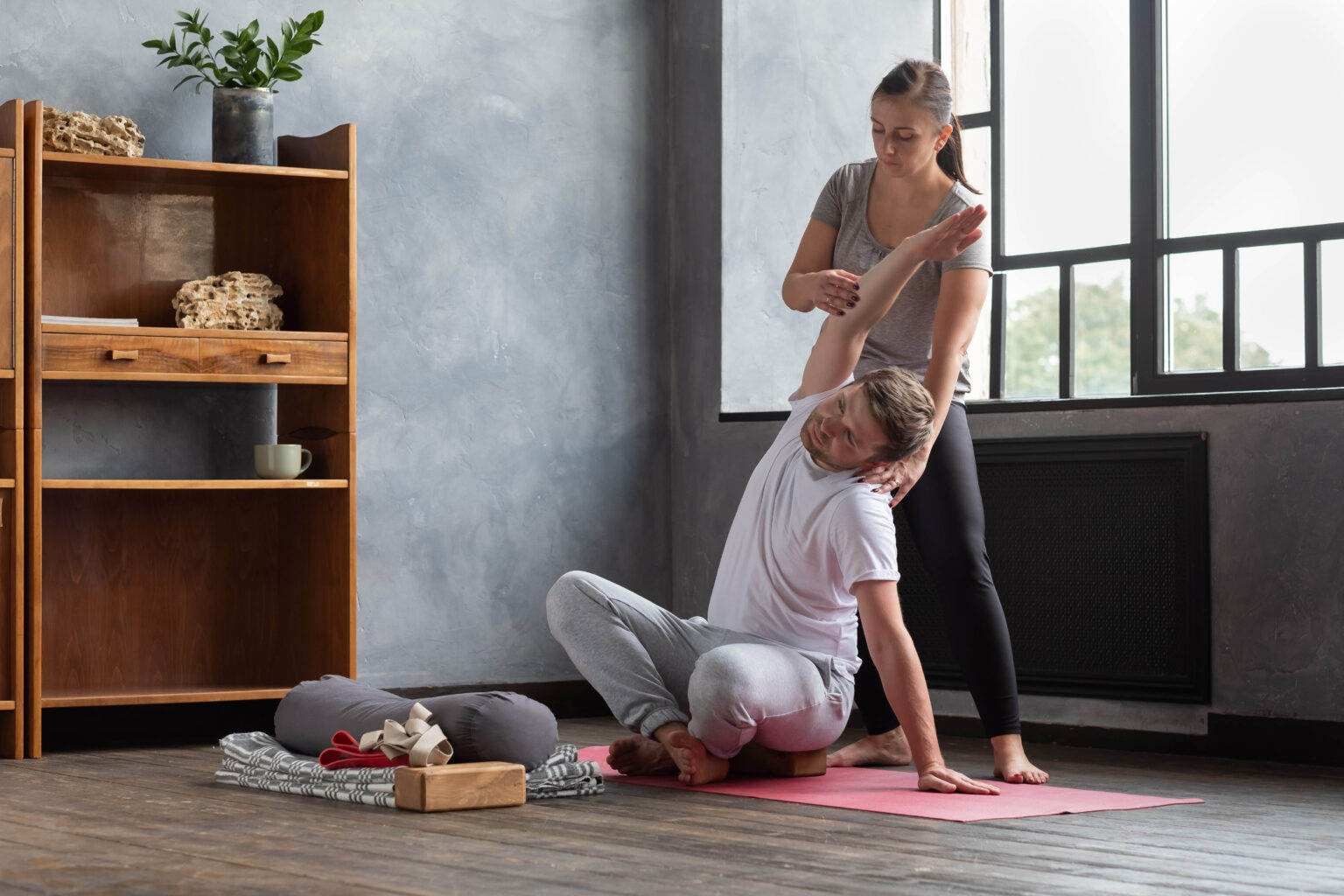 O Que é Yogaterapia e Quais Seus Benefícios? - Revista Meu Retiro